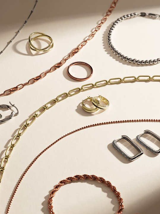 Fabelhafte Silber Oder Gold Schmuck Fotos